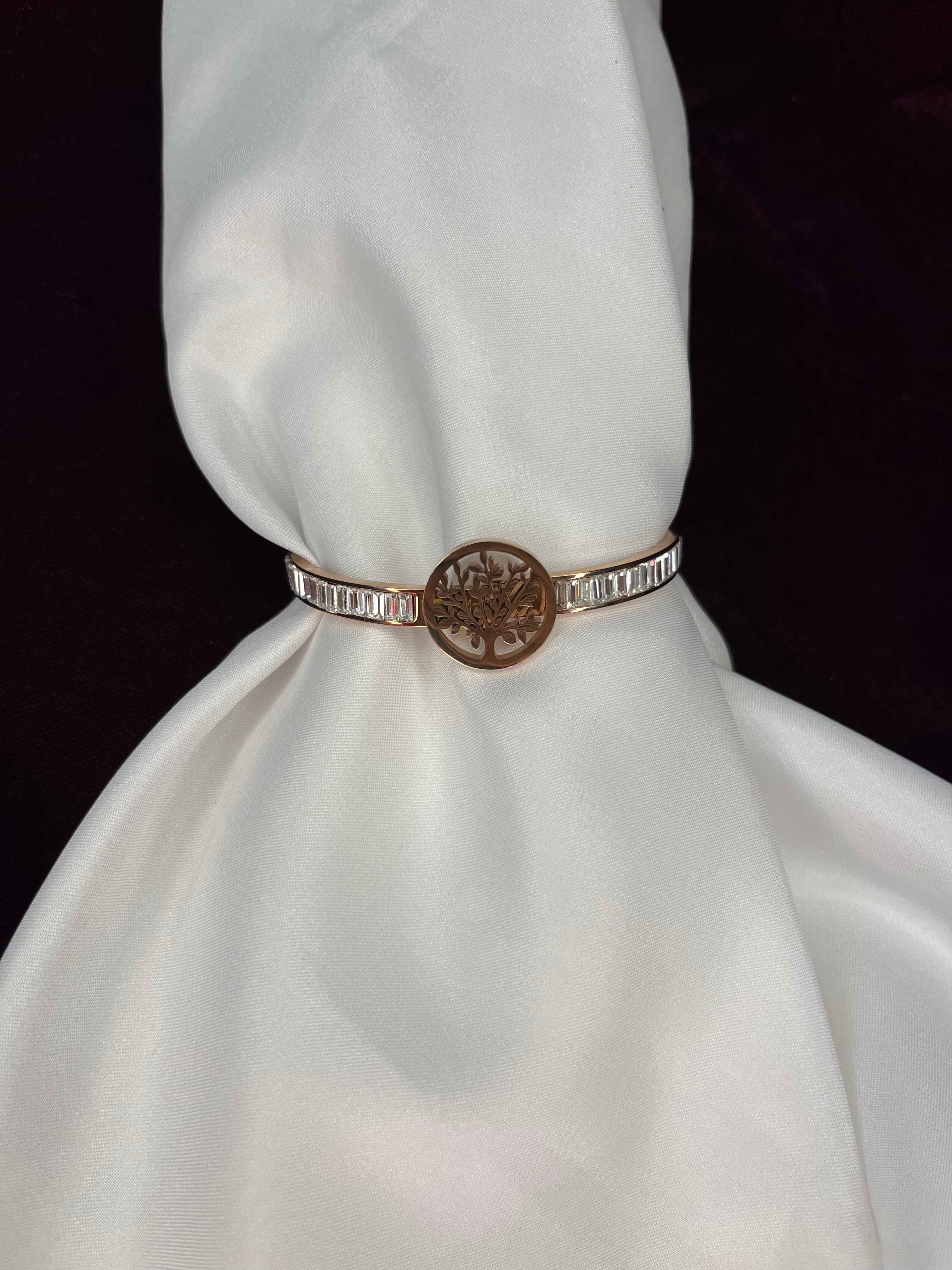 Anti tarnish bracelets – Hong Kong World